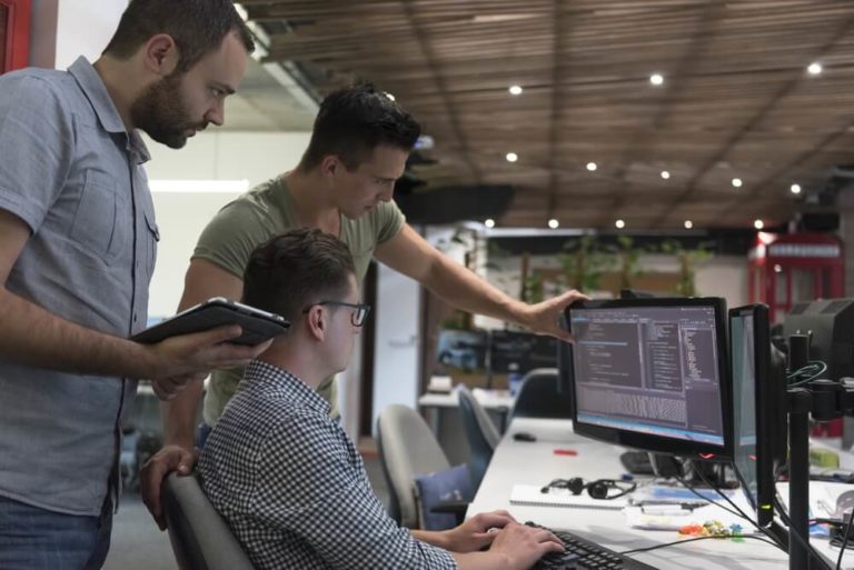 How To Choose Custom Vs Packaged Software: Pros And Cons | Digital ...